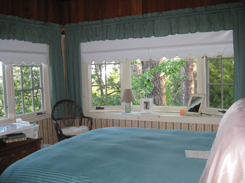 The Green Toad Inn Rooms